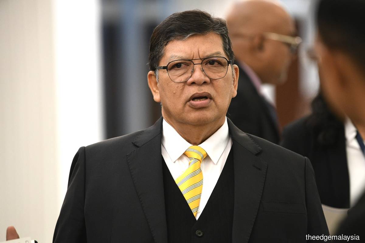 Dewan Rakyat Speaker bans debate on royal addendum in Najib's case